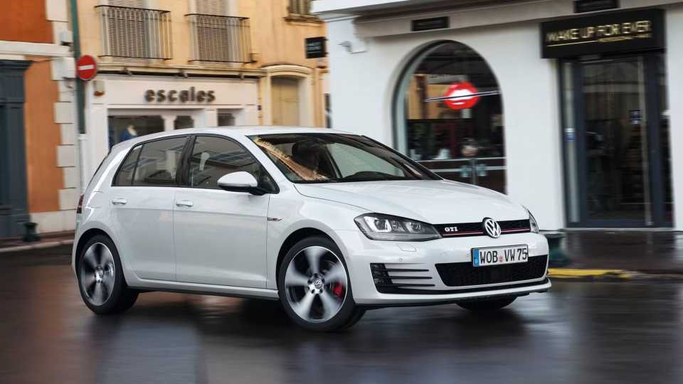 2012 Volkswagen GTI Pricing, Photos & Specs