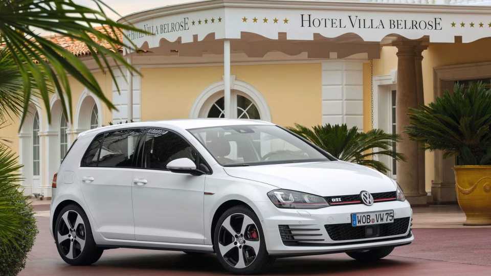 2012 Volkswagen GTI Pricing, Photos & Specs