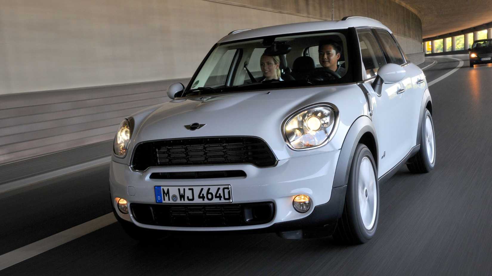 2012 Mini Cooper Countryman Pricing, Photos & Specs