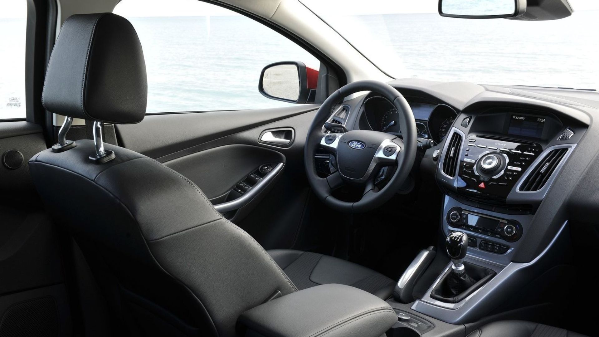 2012 Ford Focus Hatchback Pricing, Photos & Specs