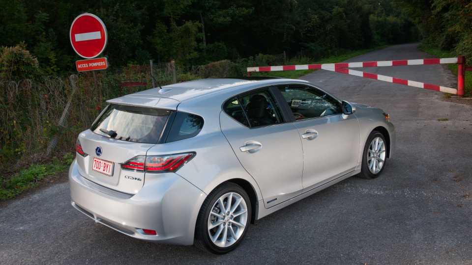 2012 Lexus CT 200h Pricing, Photos & Specs