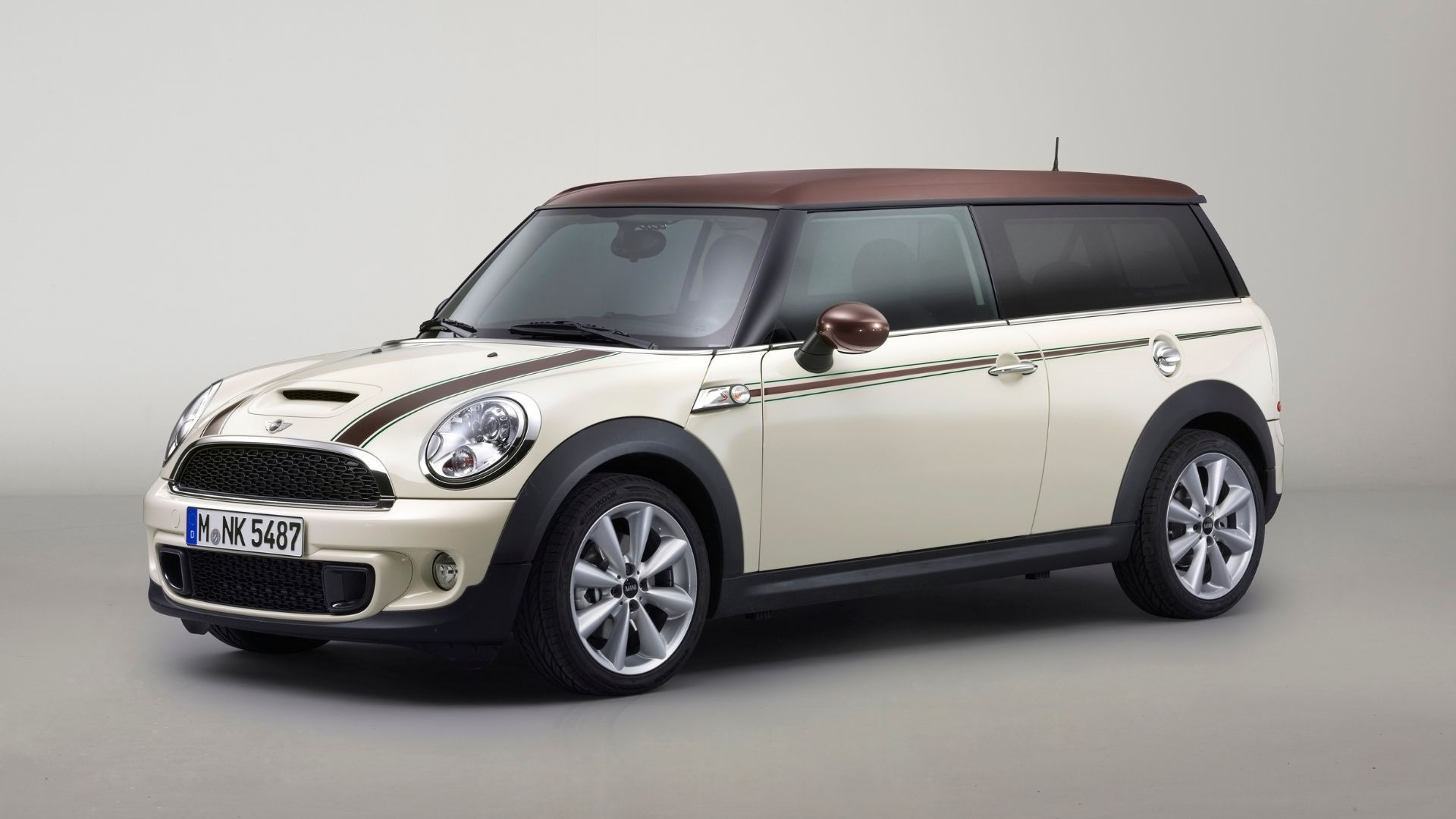 2012 Mini Cooper Clubman Pricing, Photos & Specs