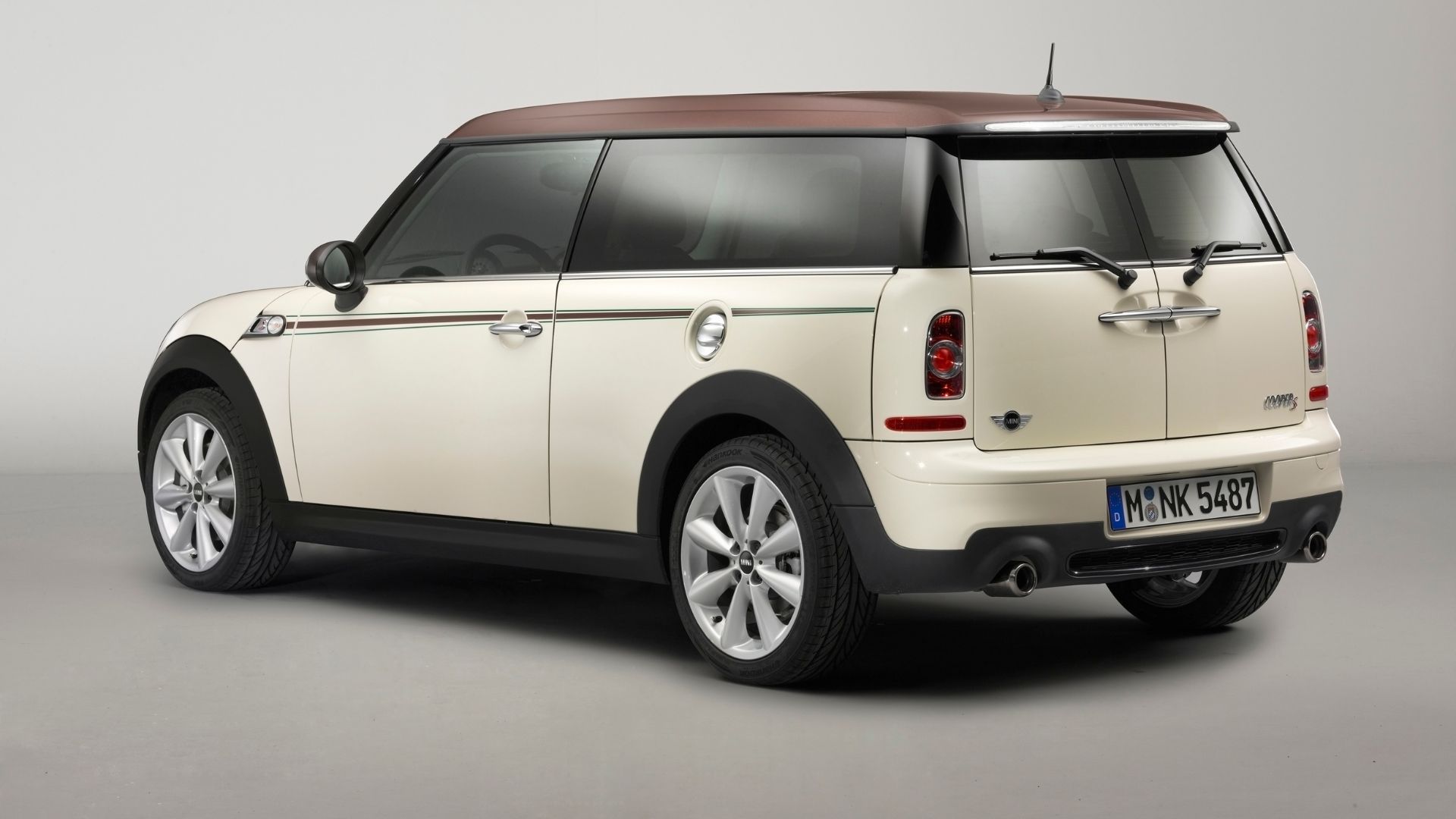 2012 Mini Cooper Clubman Pricing, Photos & Specs