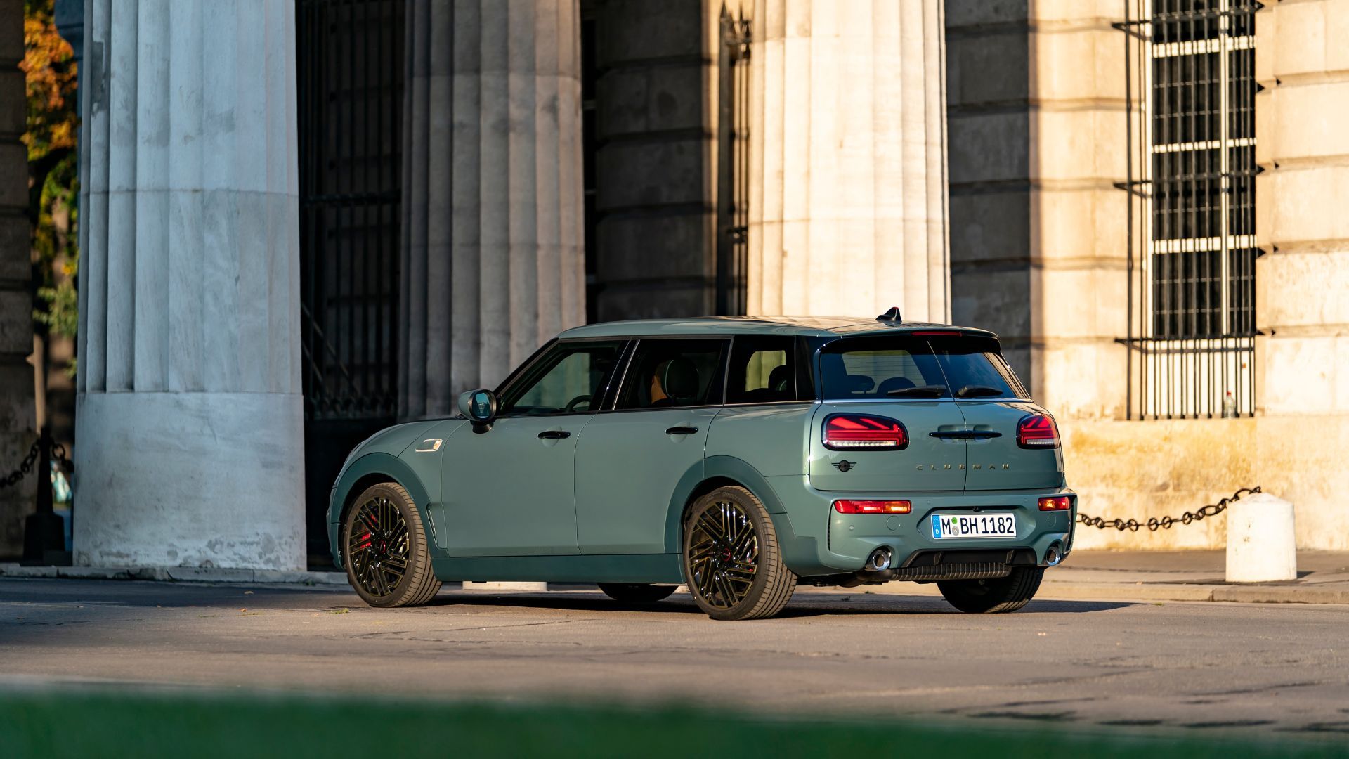 2012 Mini John Cooper Works Clubman Pricing, Photos & Specs
