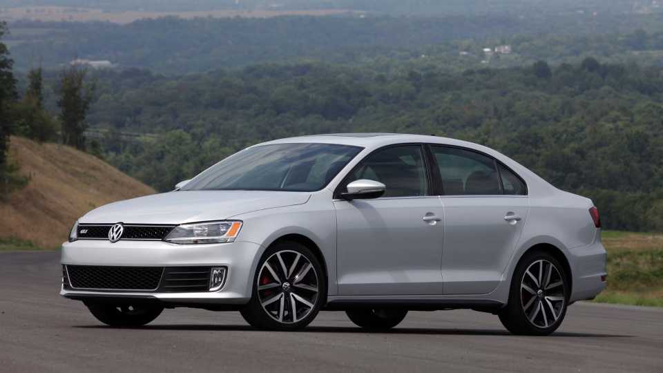 2012 Volkswagen GLI Pricing, Photos & Specs