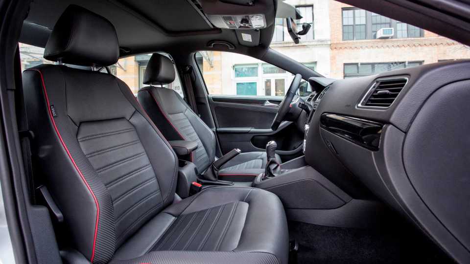 2012 Volkswagen GLI Pricing, Photos & Specs