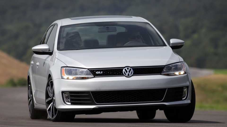 2012 Volkswagen GLI Pricing, Photos & Specs
