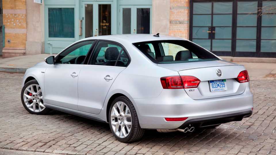 2012 Volkswagen GLI Pricing, Photos & Specs