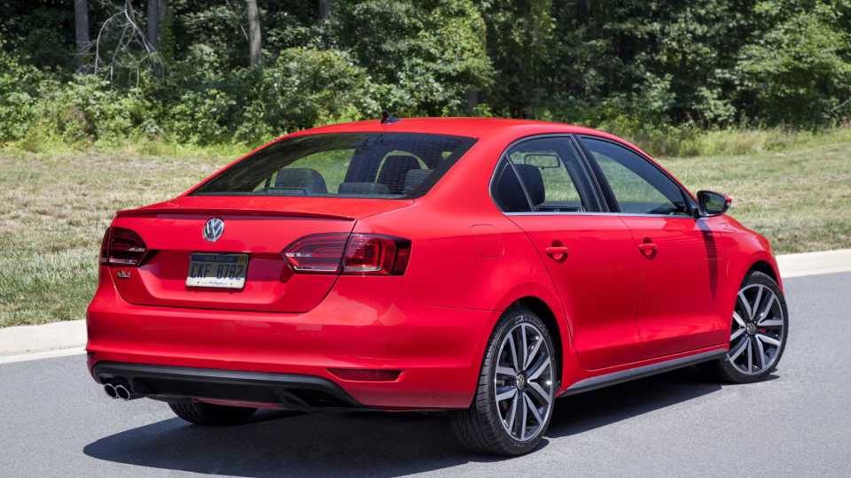 2012 Volkswagen GLI Pricing, Photos & Specs