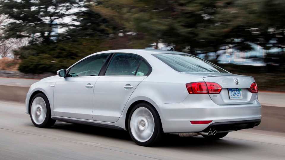 2012 Volkswagen GLI Pricing, Photos & Specs