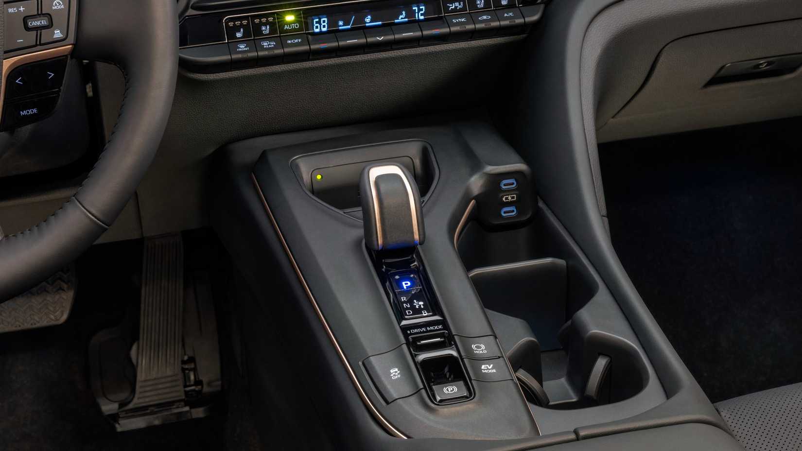 2024 Toyota Crown: Interior And Exterior Gallery