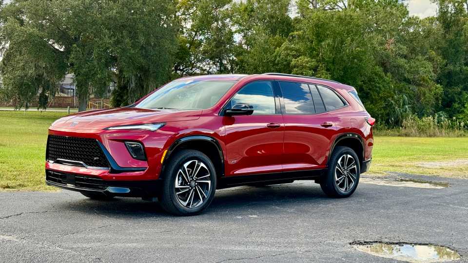 2025 Buick Enclave Pricing, Photos & Specs