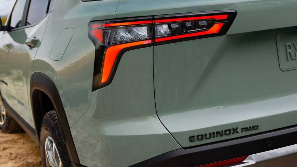 2025 Chevrolet Equinox Pricing, Photos & Specs