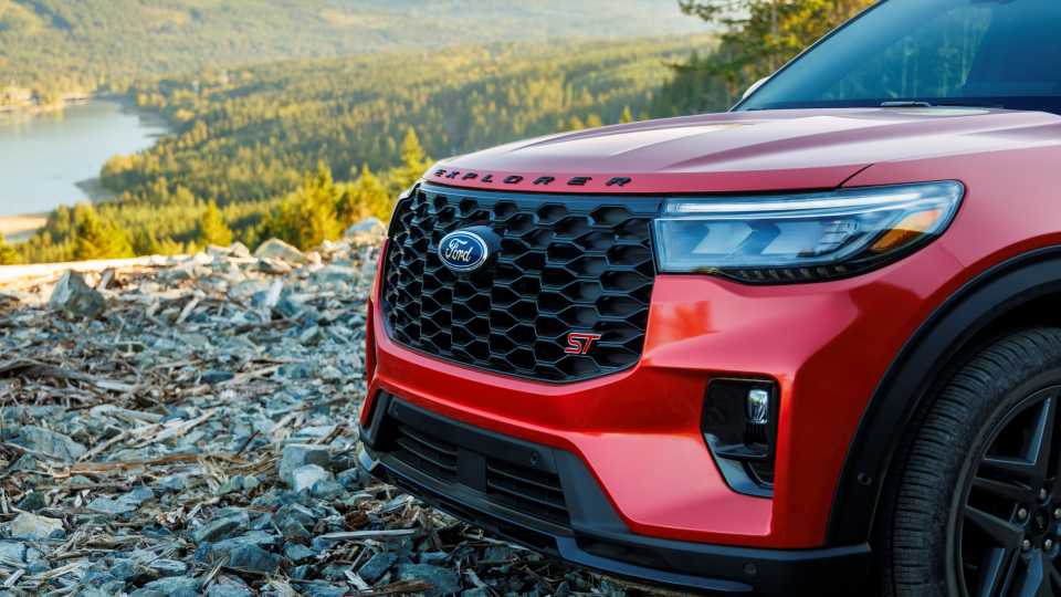 2025 Ford Explorer Pricing, Photos & Specs