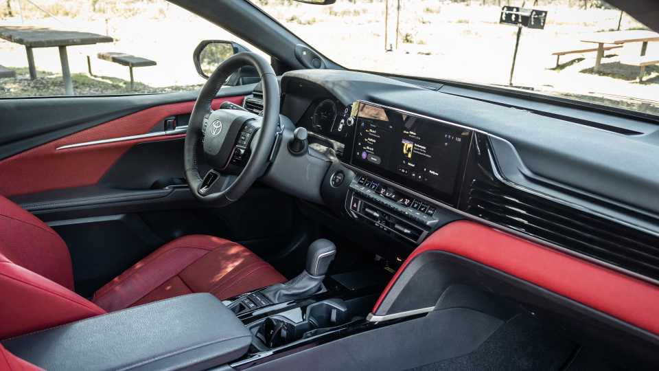 2025 Toyota Camry Pricing, Photos & Specs