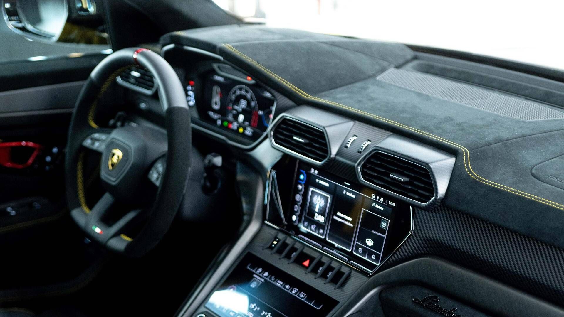 2024 Lamborghini Urus Performante Images: Interior And Exterior Gallery