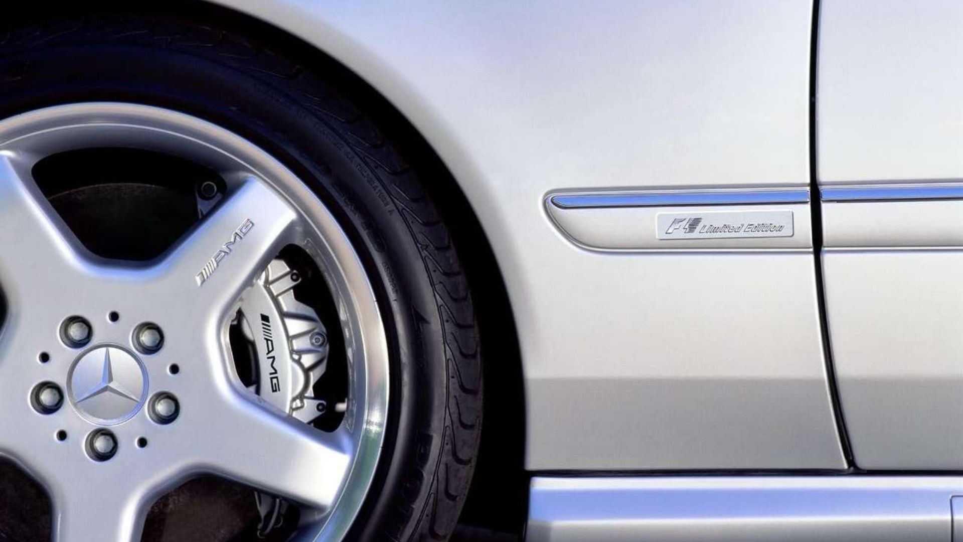 The First Road-Legal Production Car With Ceramic Brakes Didn't Really ...