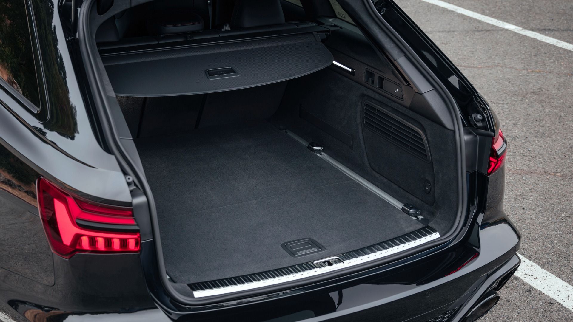 2024 Audi RS6 Avant Pricing, Photos & Specs