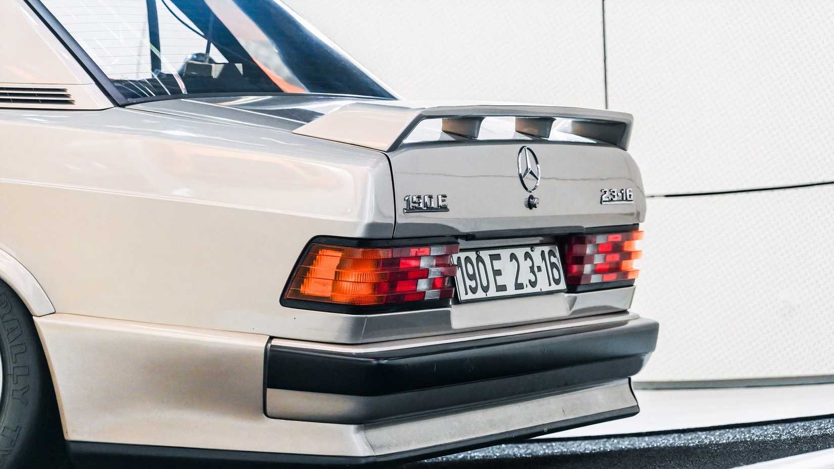 The Mercedes 190 E 2.3-16 Achieved A Distance Record At The Nardo Ring