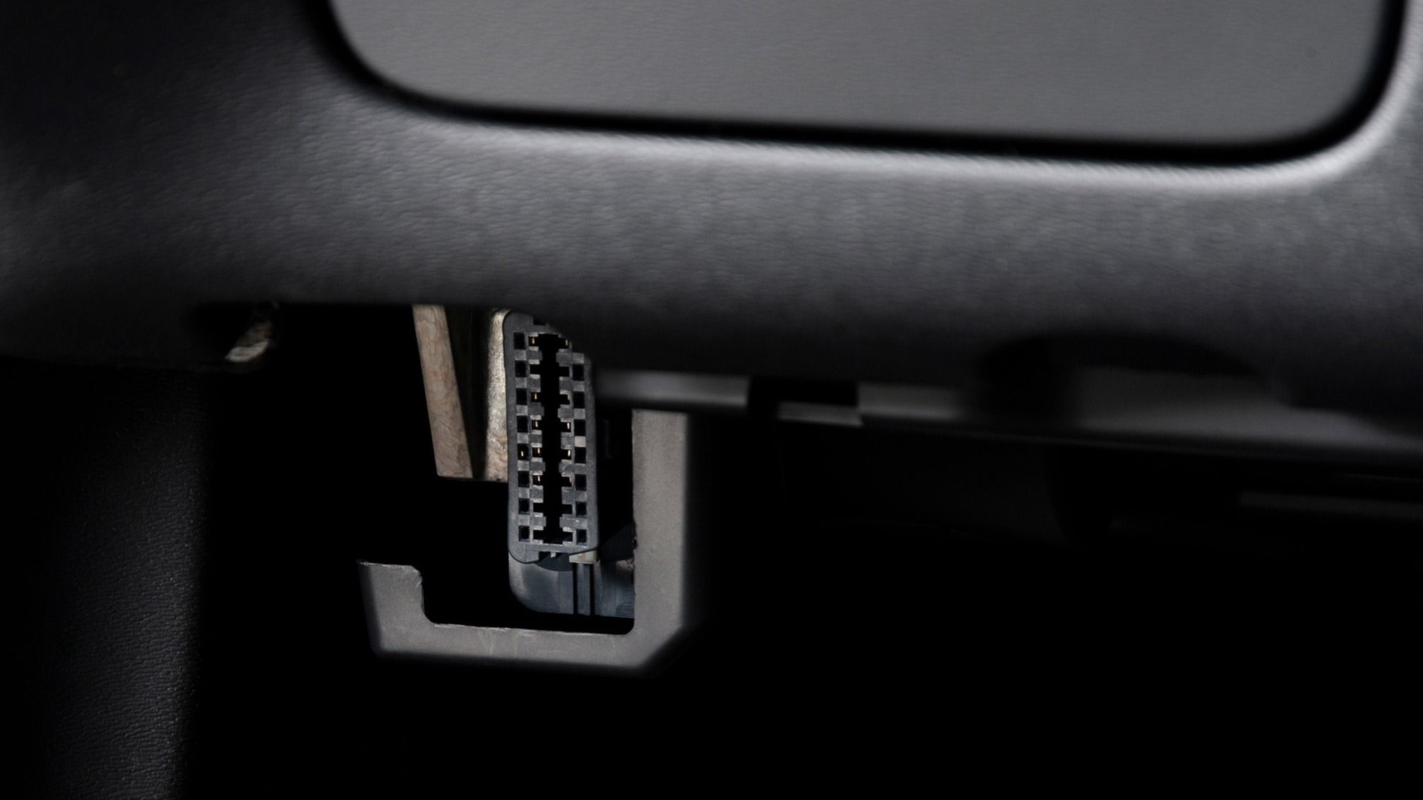 10 Ways To Keep Your Car Safe From Modern Car-Theft Technology