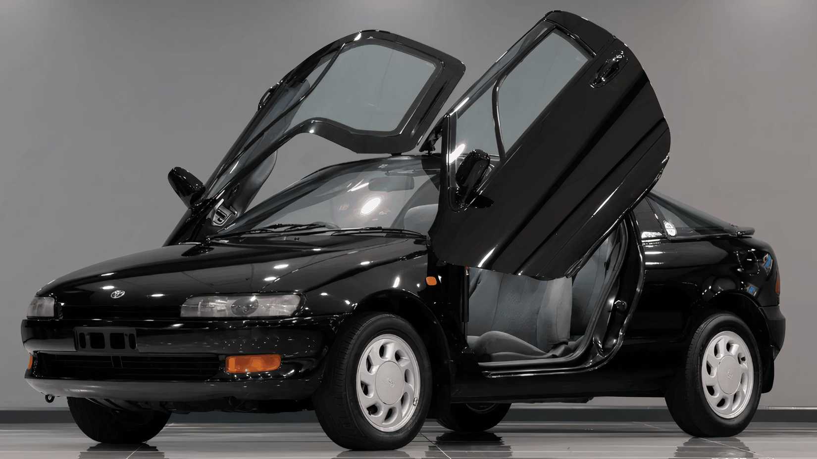 10 Production Cars That Look Like Spaceships
