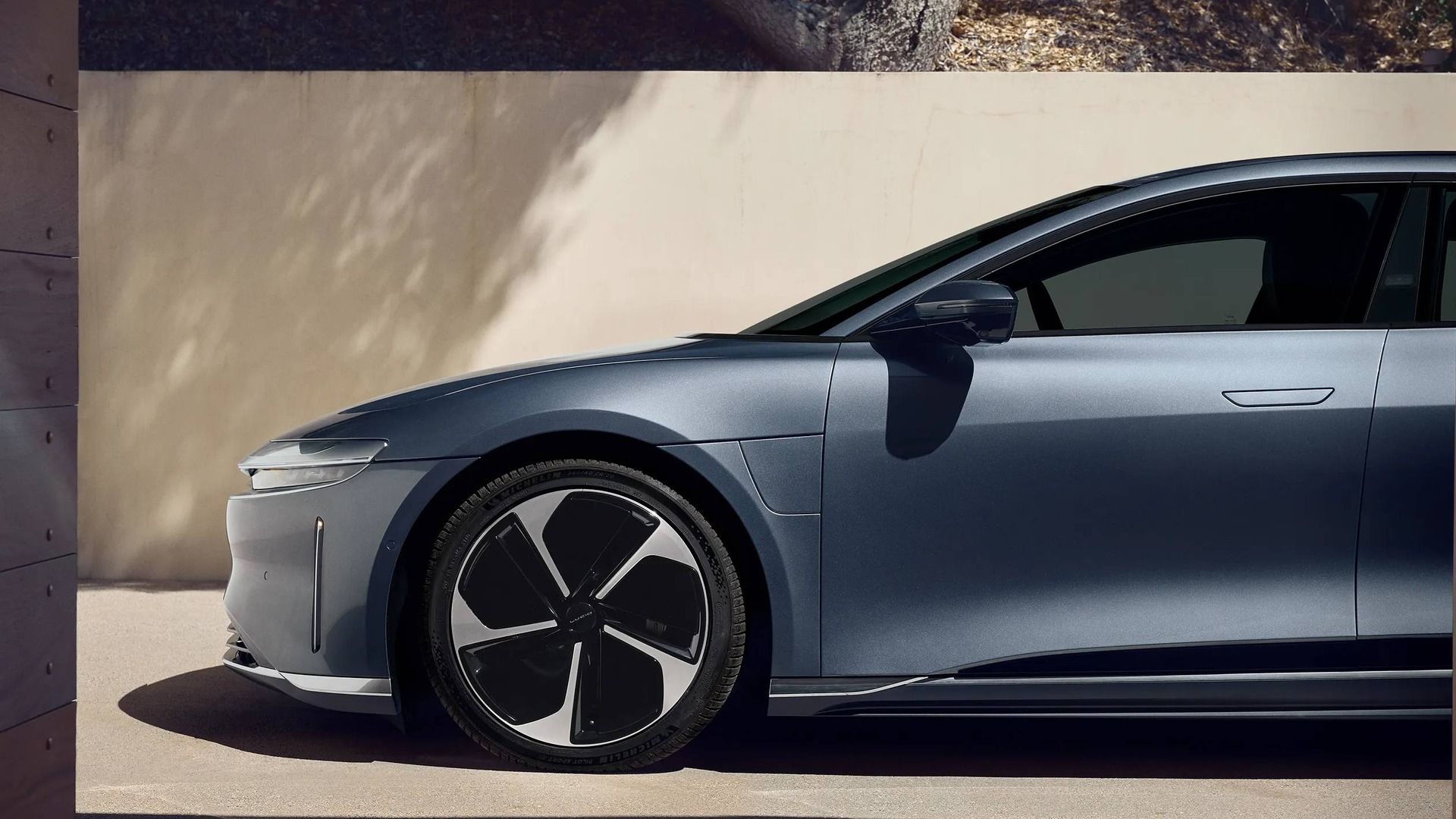 2025 Lucid Air Pricing, Photos & Specs