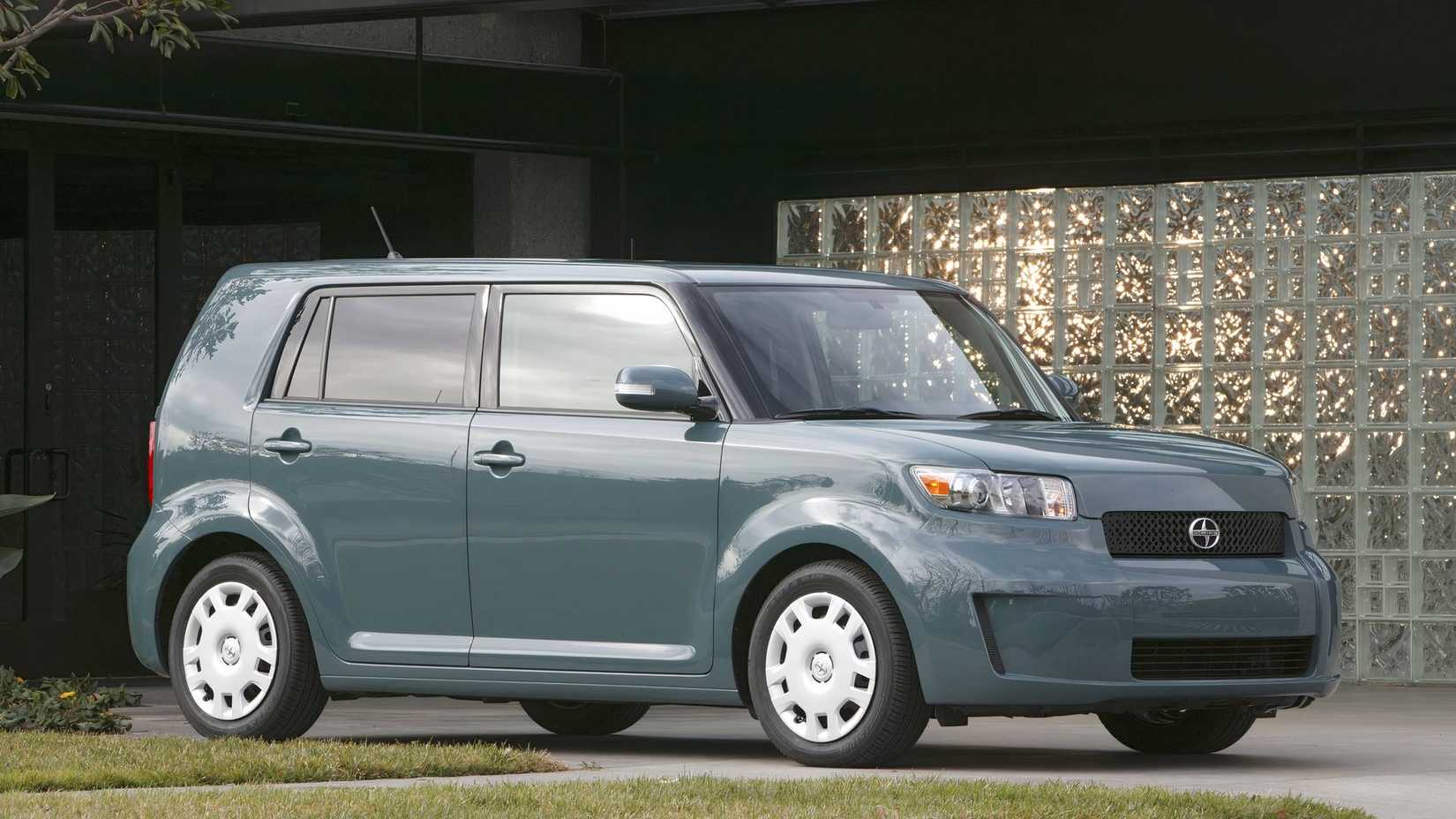 Scion xB: The Perfect First Car for Under $10,000