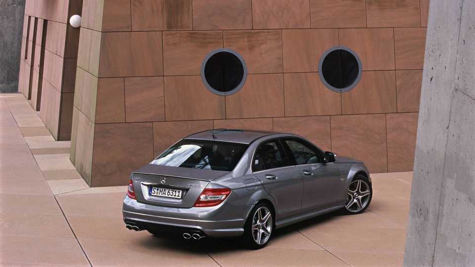 2010 Mercedes-AMG C63 Sedan Pricing, Photos & Specs