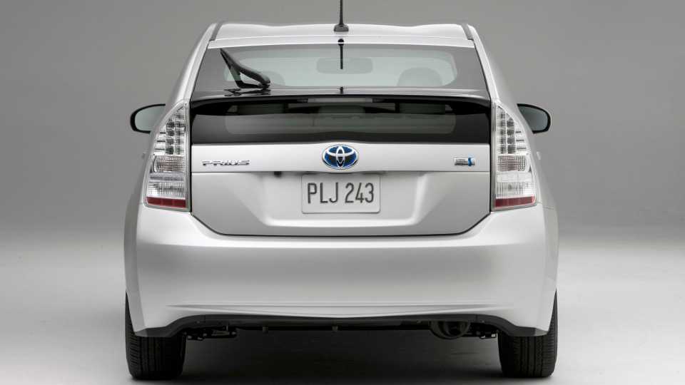 2010 Toyota Prius Pricing, Photos & Specs