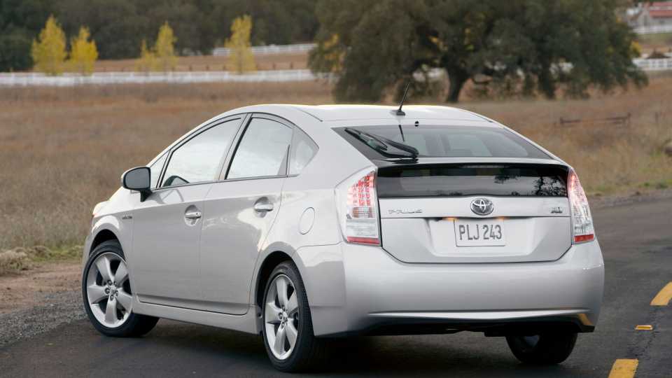 2010 Toyota Prius Pricing, Photos & Specs