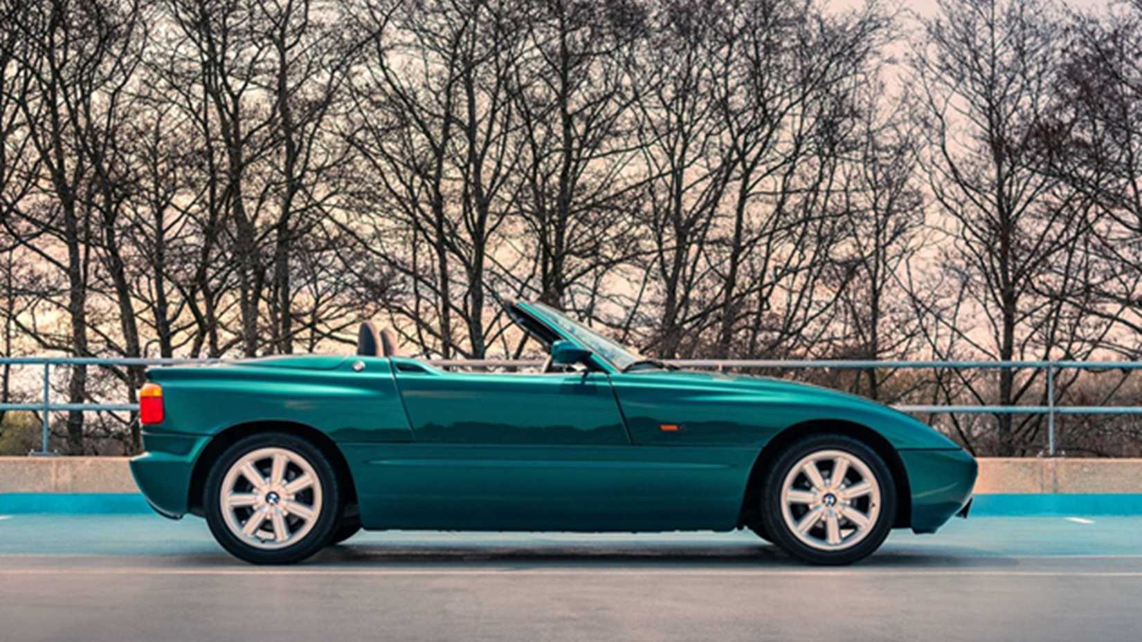BMW Z1: The Quirky Roadster with Sliding Doors and Removable Panels