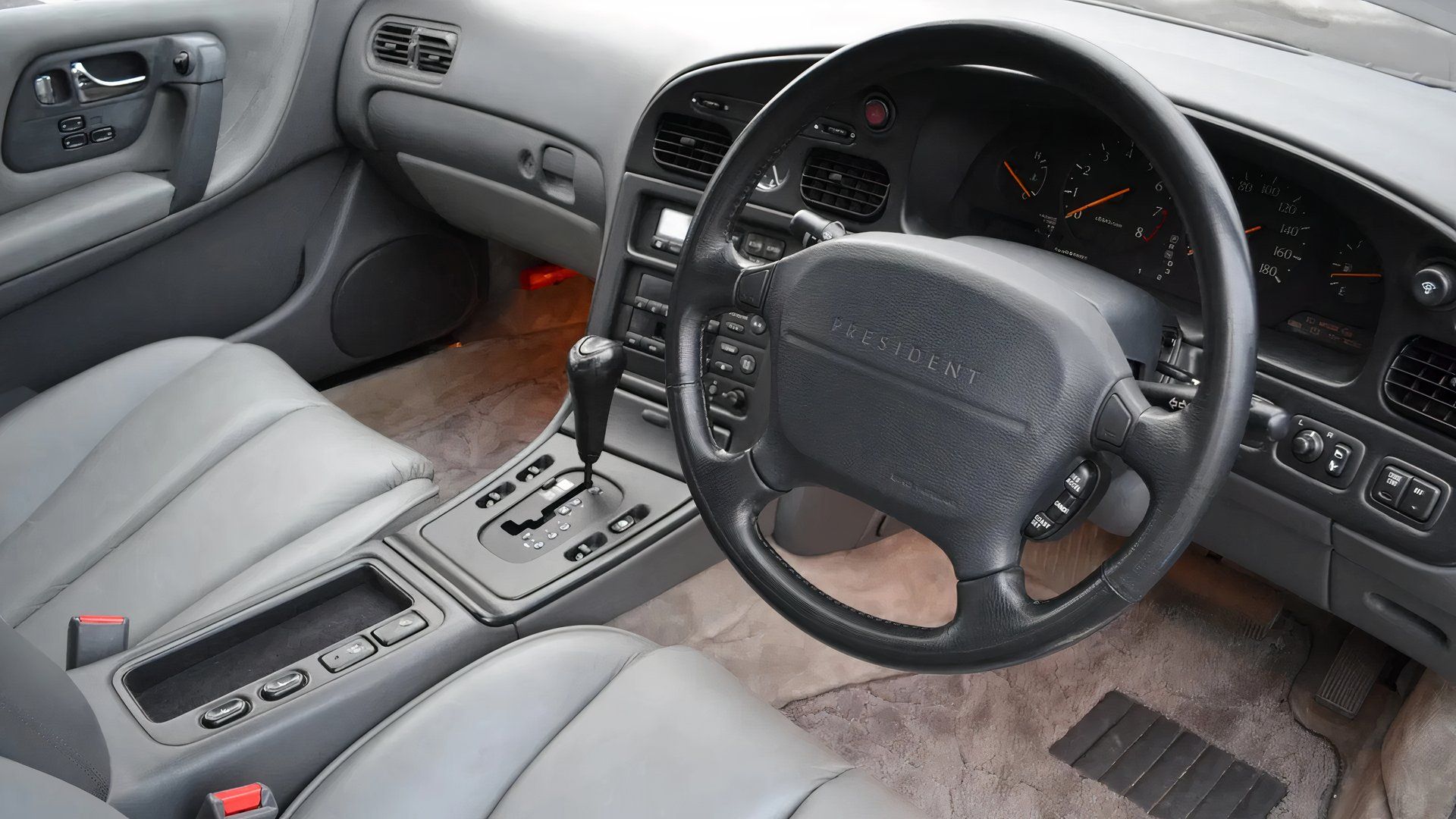 1990 Nissan Prairie Interior