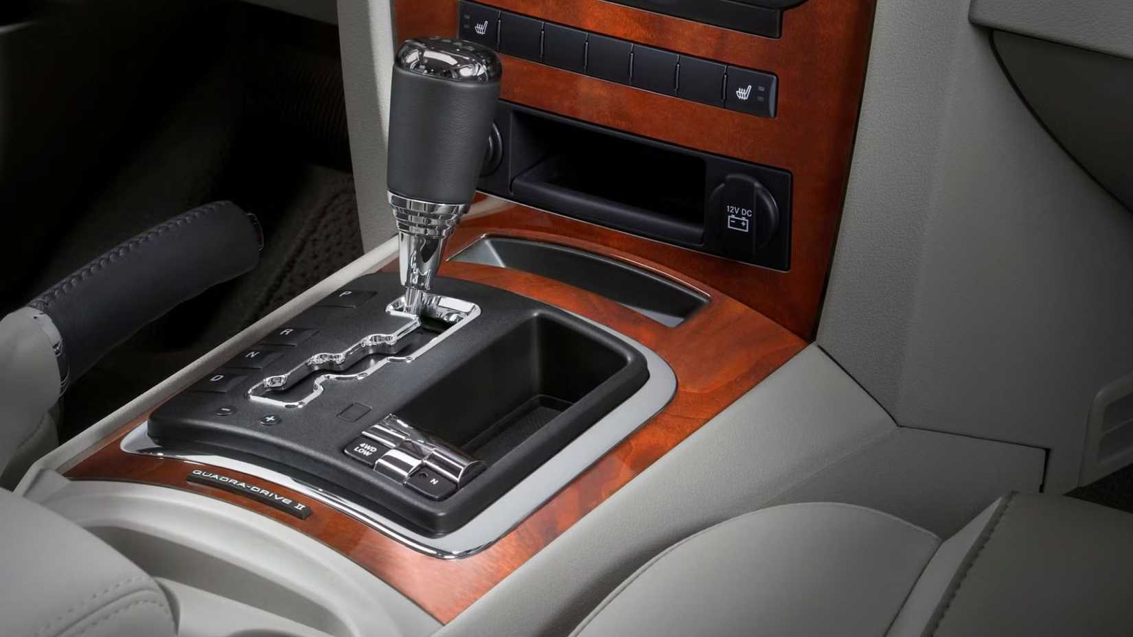 Jeep's Unloved Commander SUV Is Worth Reconsidering How That It's Dirt ...