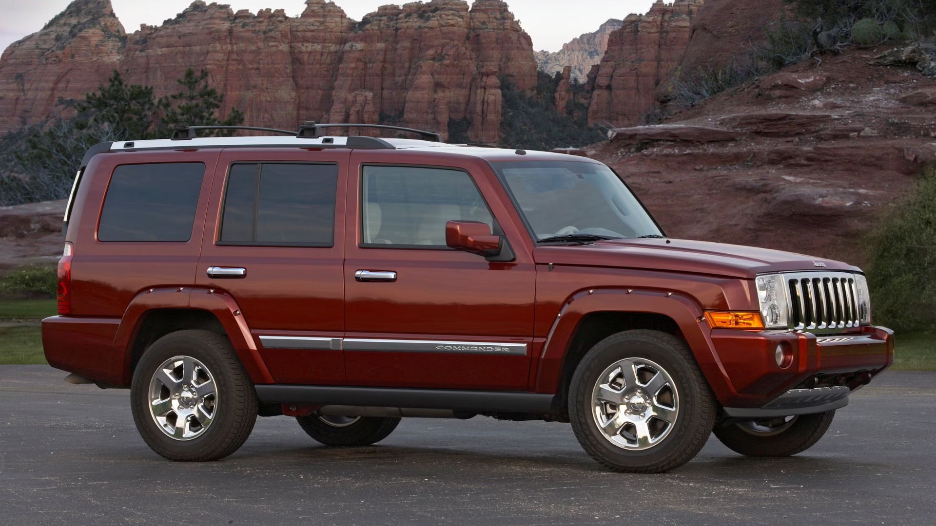 2010 Jeep Commander - Overview Pricing, Photos & Specs
