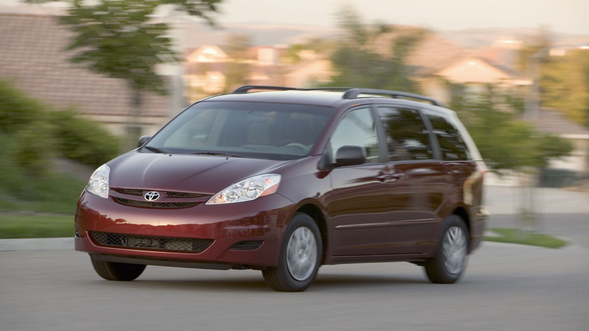 2008 Toyota Sienna - Review | CarBuzz