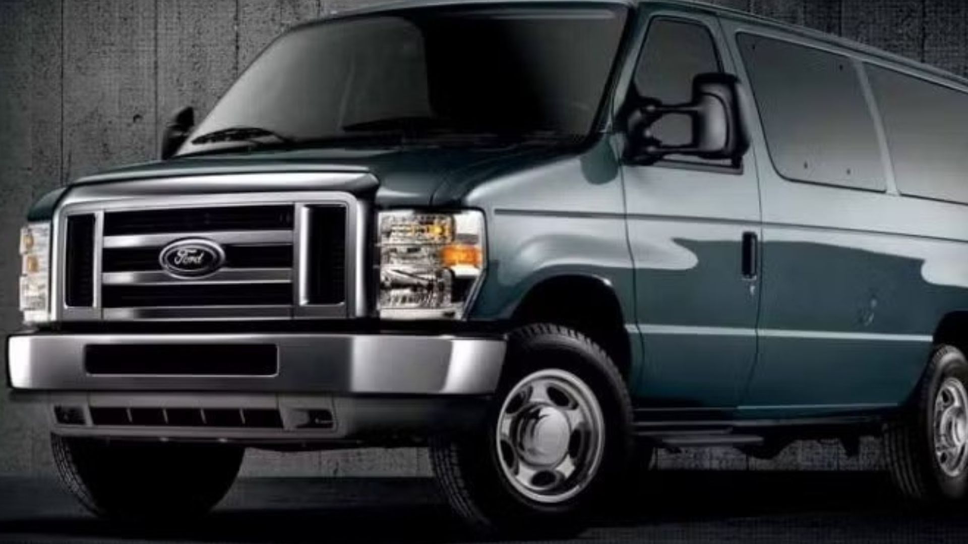 2008 Ford Econoline Passenger Van Pricing, Photos & Specs