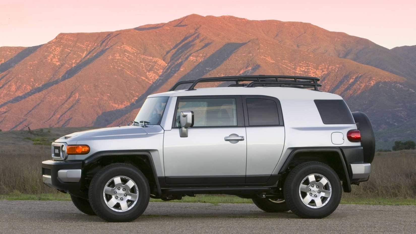 2008 Toyota FJ Cruiser Pricing, Photos & Specs
