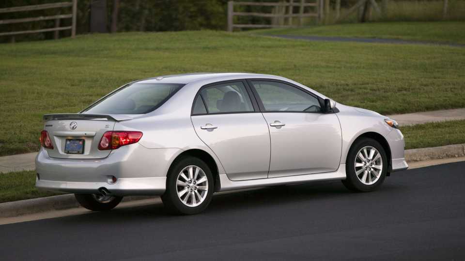 2010 Toyota Corolla Sedan Pricing, Photos & Specs