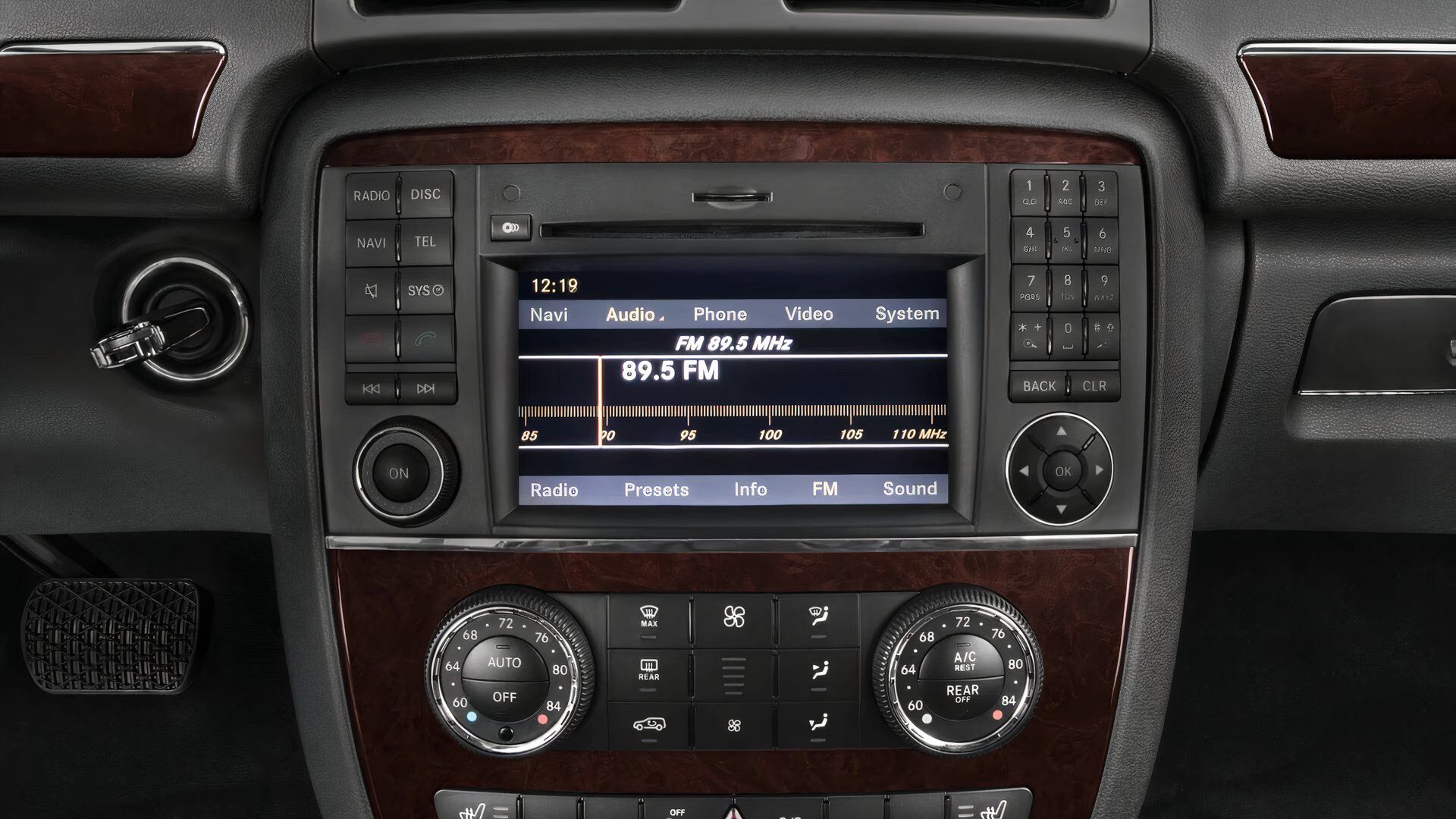 2009 Mercedes-Benz R-Class Interior Photos