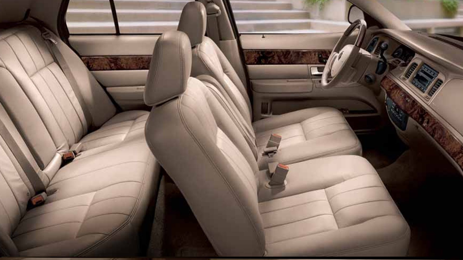 2011 Mercury Grand Marquis Pricing, Photos & Specs