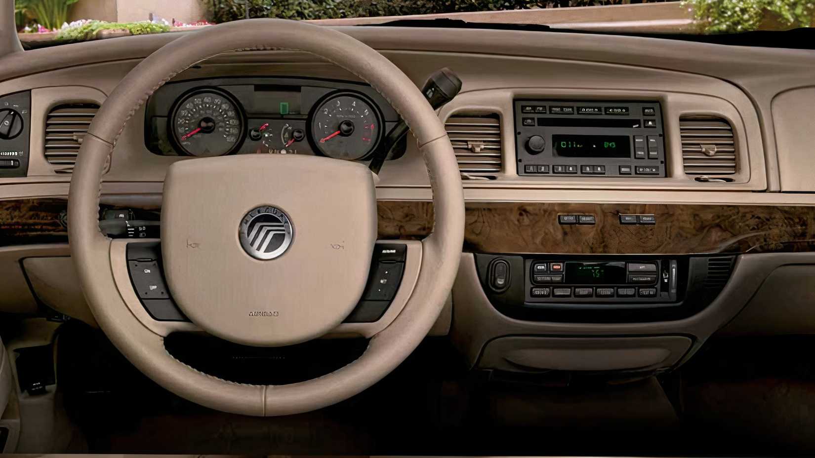 Ford Crown Victoria vs Mercury Grand Marquis vs Lincoln Town Car: Which ...