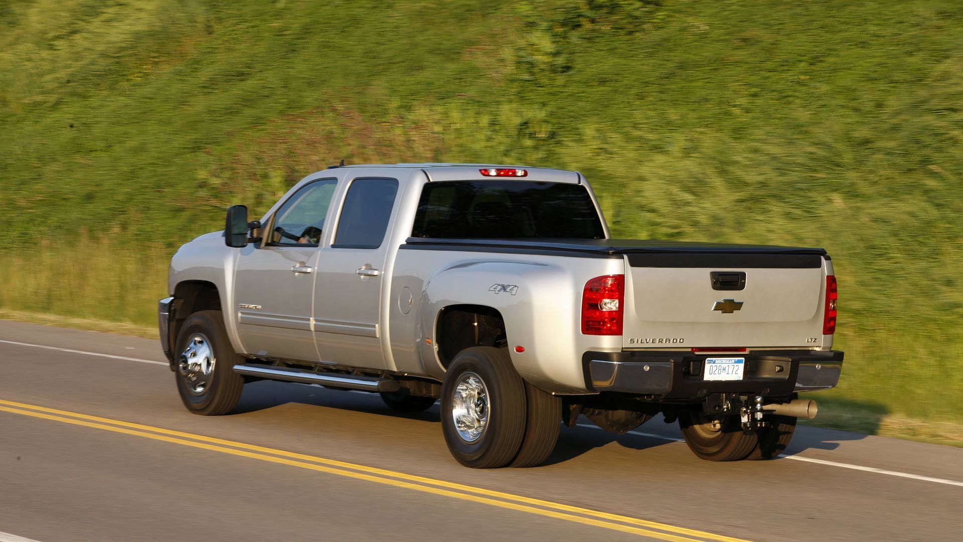 2010 Chevrolet Silverado 3500HD Pricing, Photos & Specs