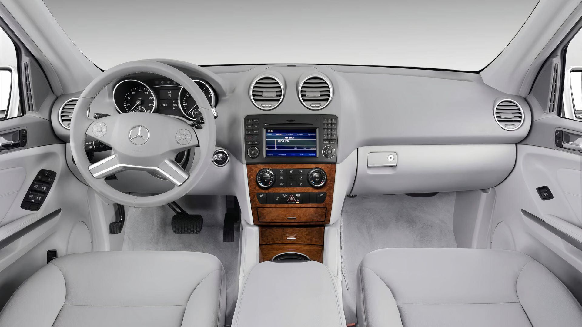2024 Mercedes Ml350 Interior