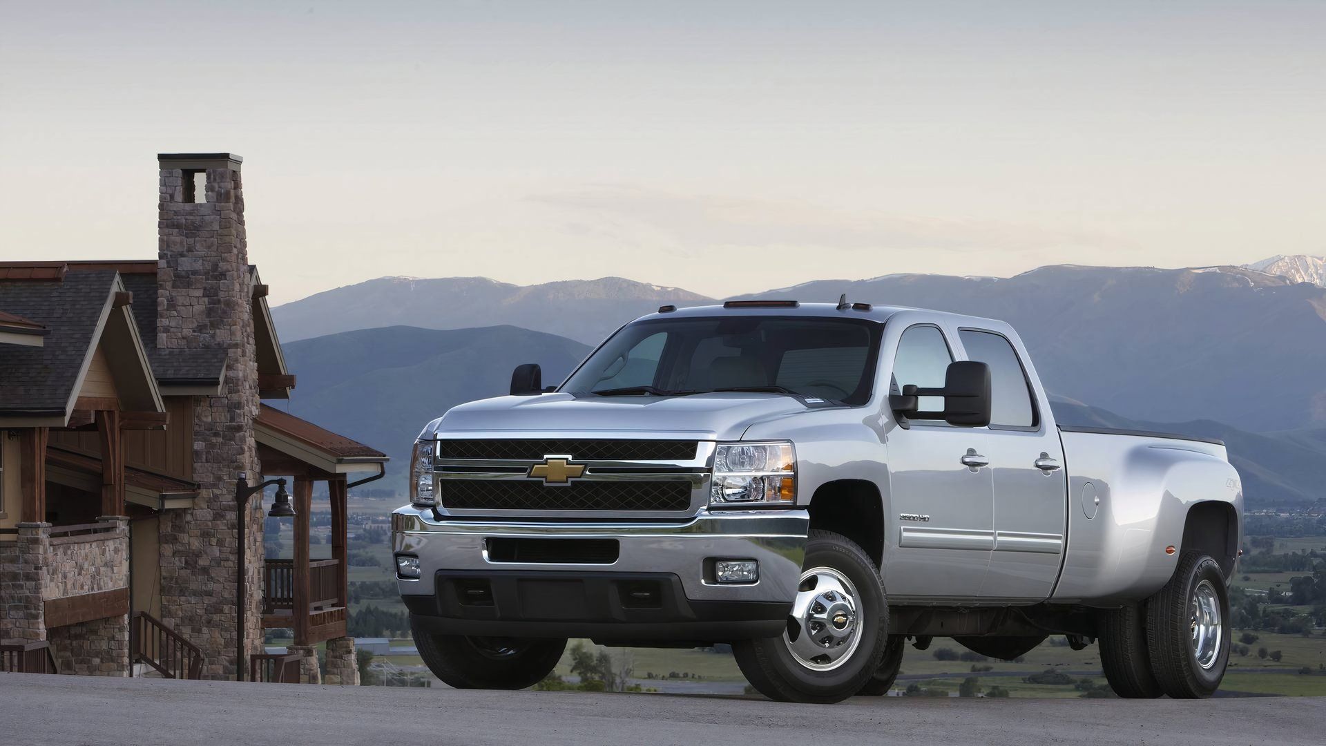 2010 Chevrolet Silverado 3500HD Pricing, Photos & Specs