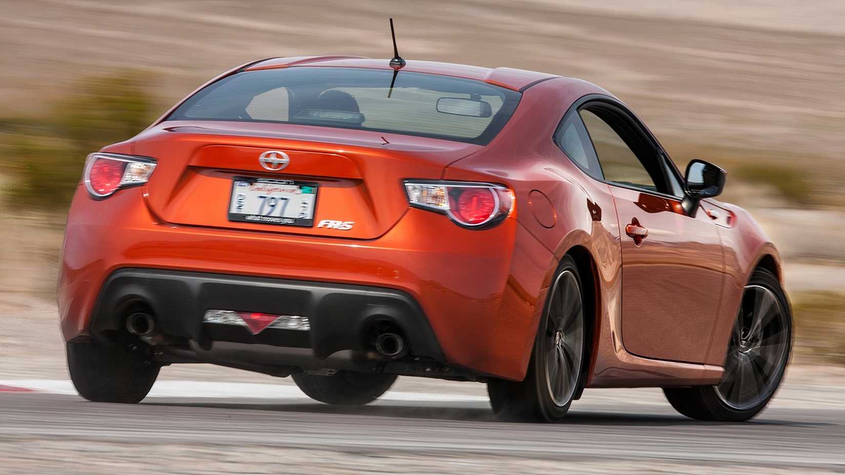 Cheap Tires Ensured Toyota's Entry-Level Sports Car Was Heaps Of Fun