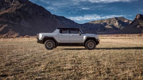 2025 GMC HUMMER EV Pickup Pricing, Photos & Specs