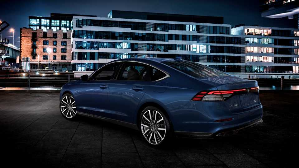 2025 Honda Accord Pricing, Photos & Specs