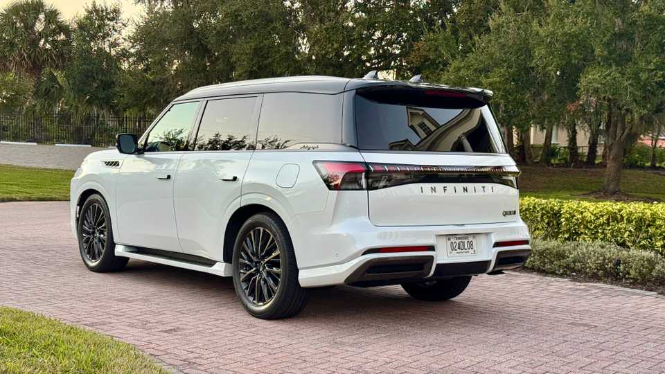 2025 Infiniti QX80 Pricing, Photos & Specs