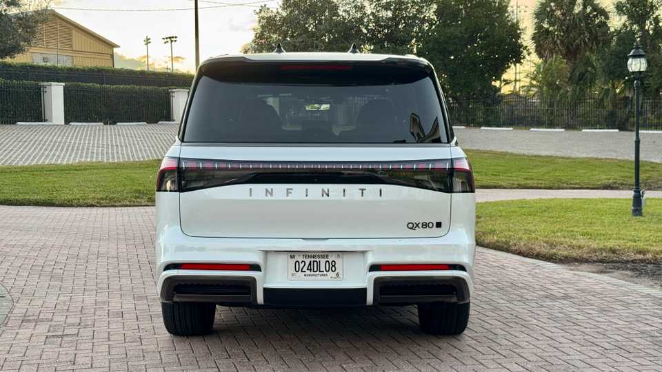 2025 Infiniti QX80 Pricing, Photos & Specs