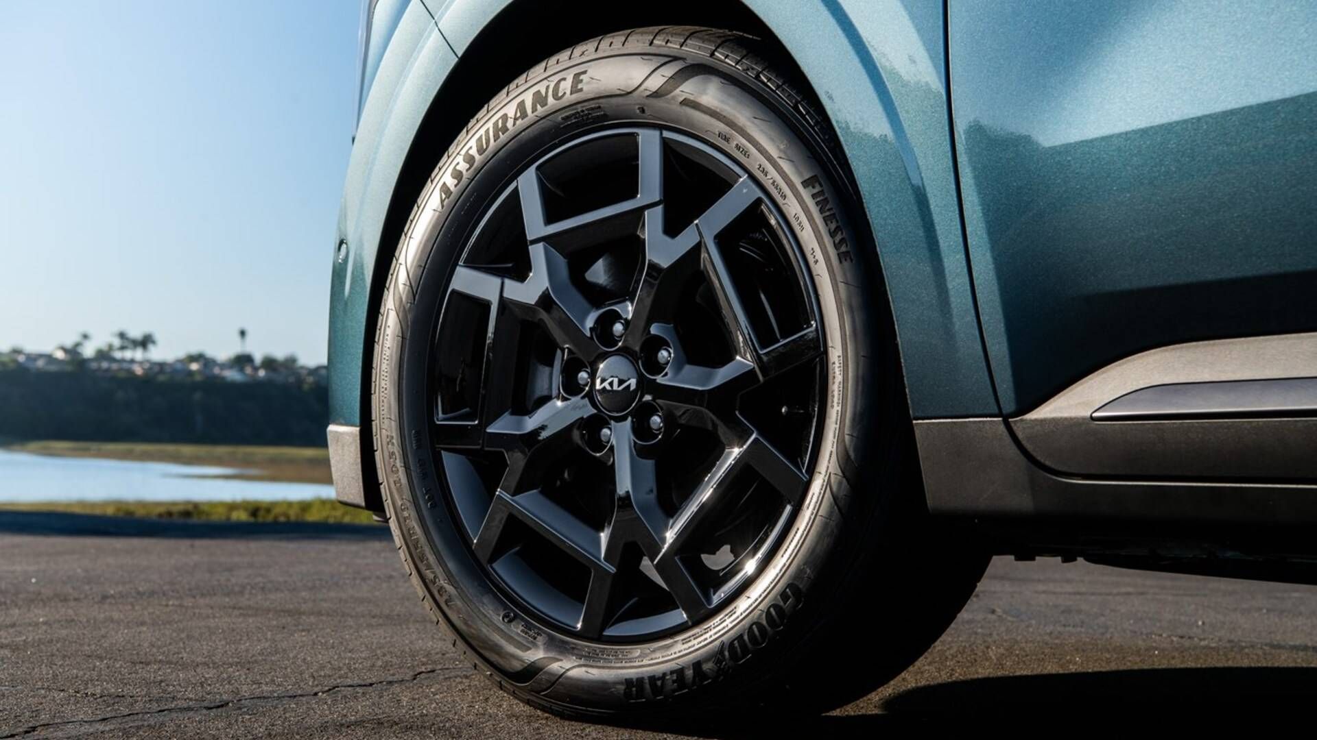 2025 Kia Carnival Images: Interior And Exterior Gallery